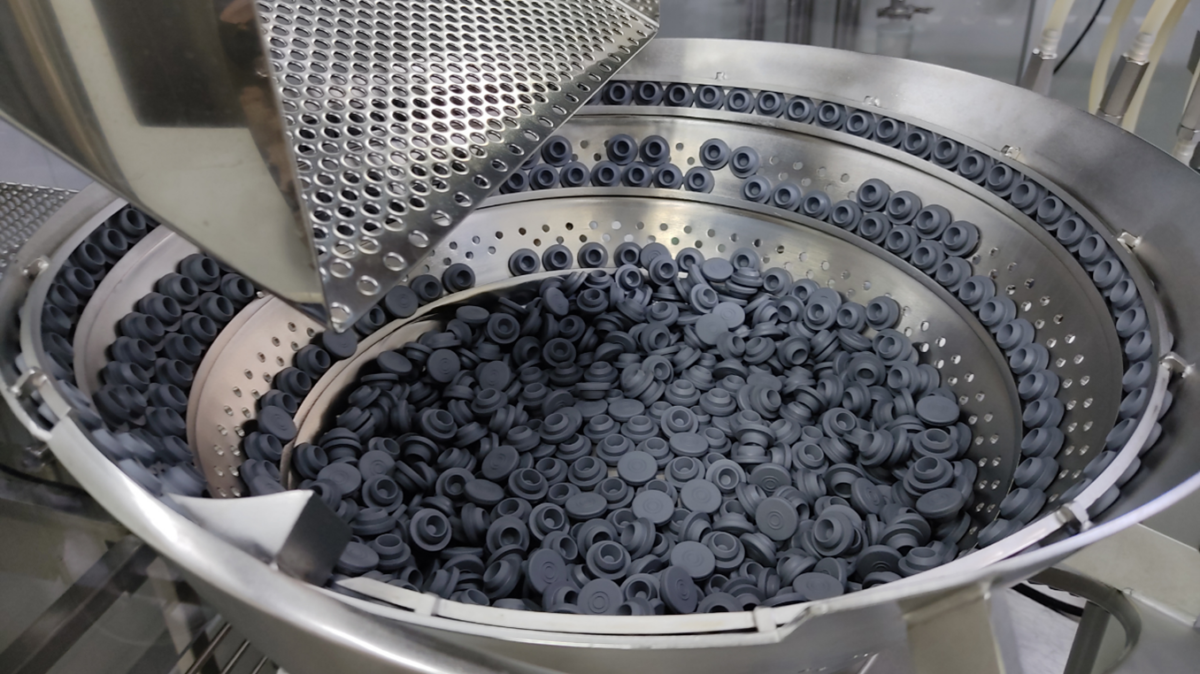 Important Tips for Your Injection Molding Auxiliary Equipment | LeVic ...