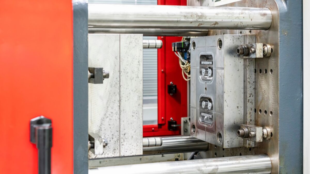 5 Safety Precautions for Projects Involving Plastic Injection Molding ...